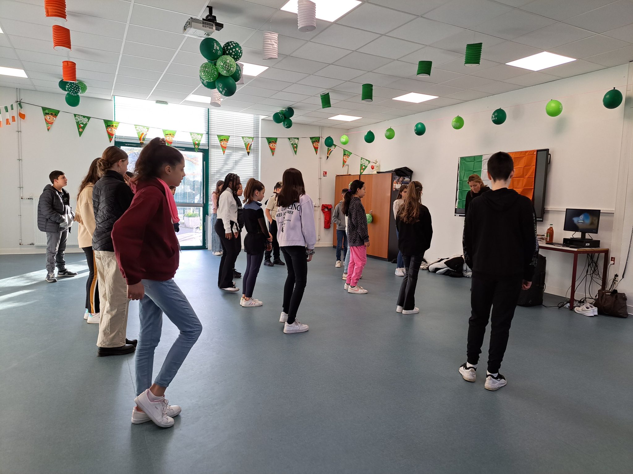 « Tous en Vert » au Collège Les Jasmins de Grasse pour fêter l’Irlande ...